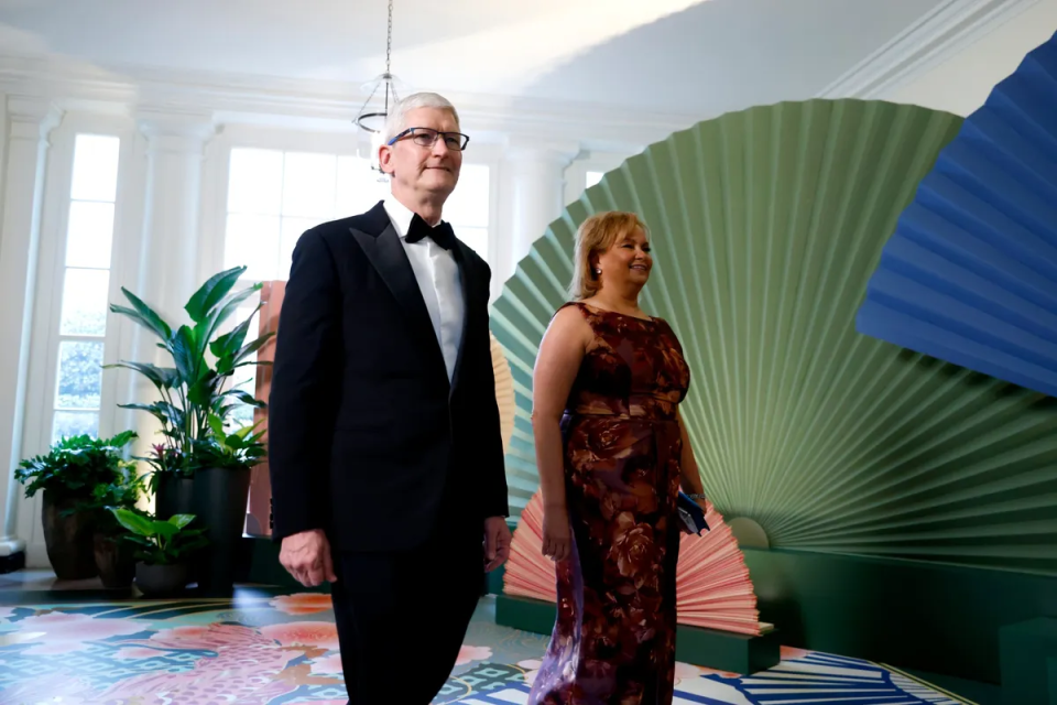 后库克时代临近，苹果硬件负责人特努斯走上前台 - 中国国际新闻通讯社（新通网）香港